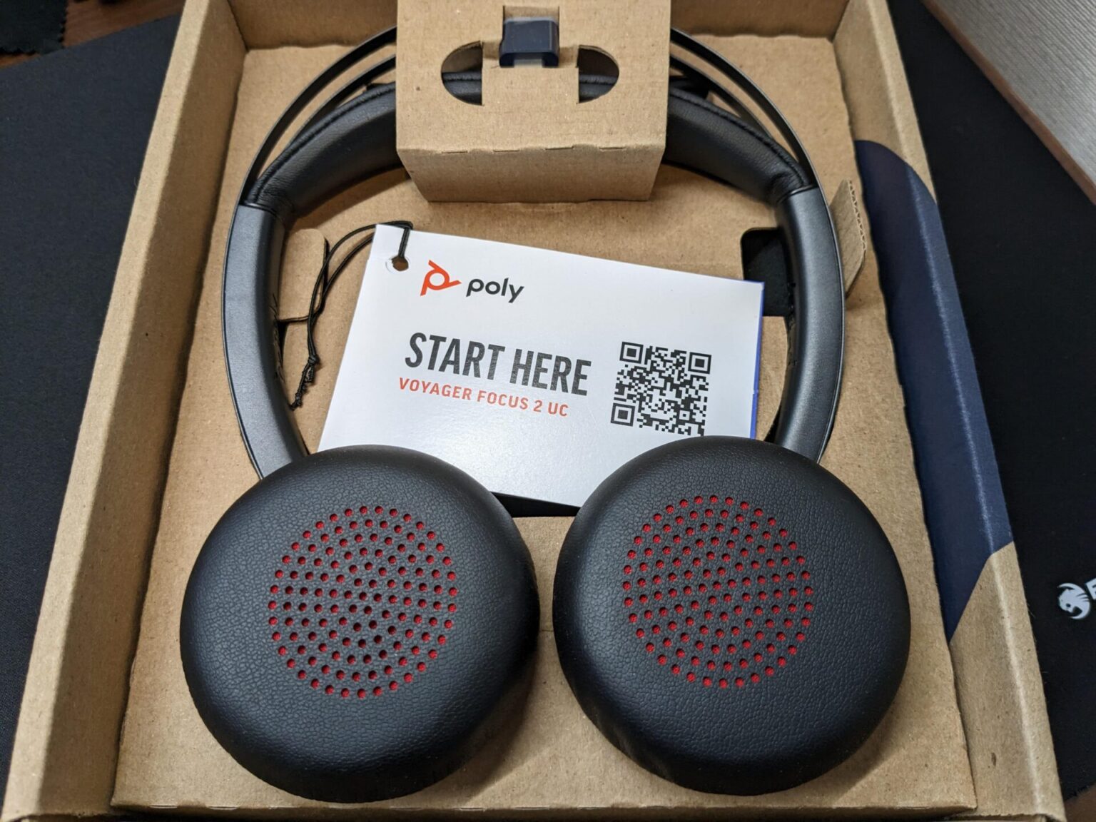 【レビュー/音声あり】Poly VOYAGER FOCUS 2 声にフォーカスしたビジネス向けヘッドセット - A-T LOG